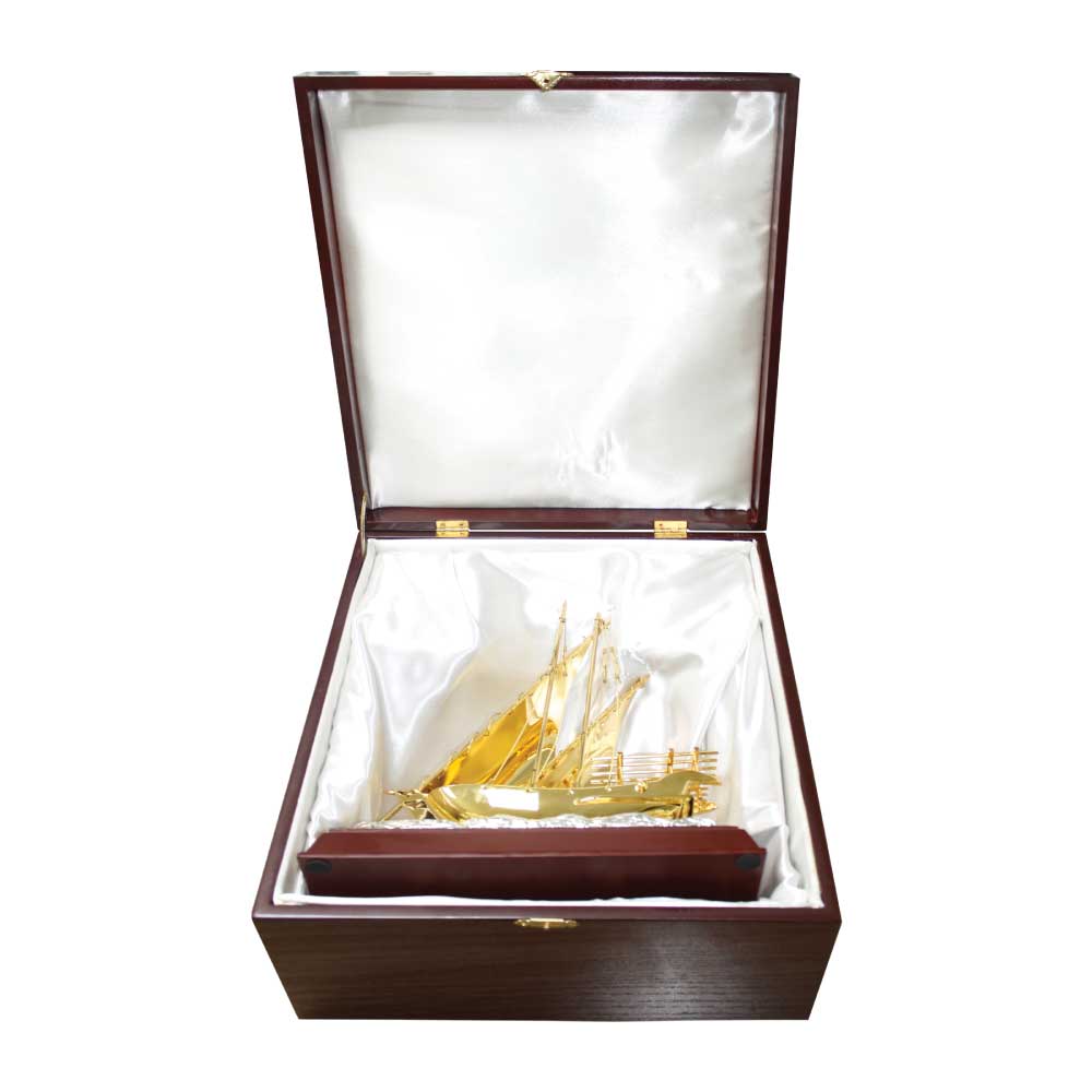 Dhow Promotional Trophy with Wooden Box | Promotional Gifts, Customised ...